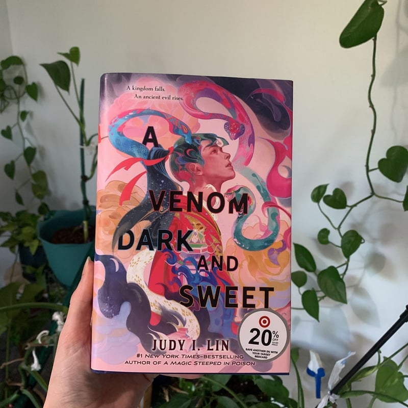 A Venom Dark and Sweet by Judy I. Lin, Hardcover | Pangobooks