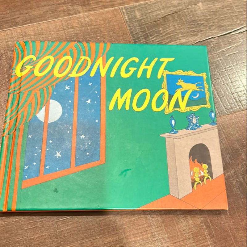 Goodnight Moon by Margaret Wise Brown , Hardcover | Pangobooks