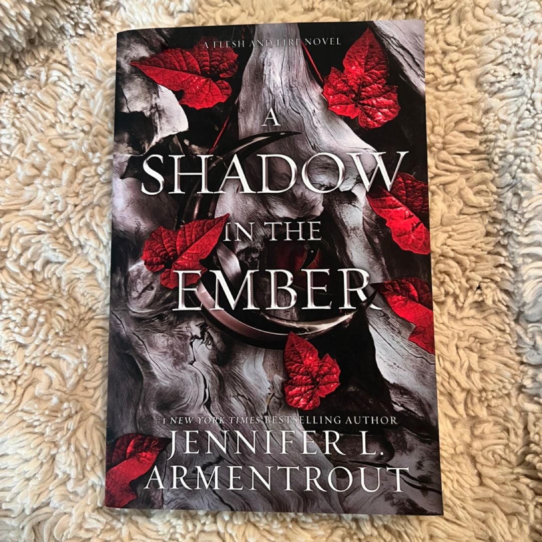 A Shadow in the Ember by Jennifer L. Armentrout, Paperback | Pangobooks