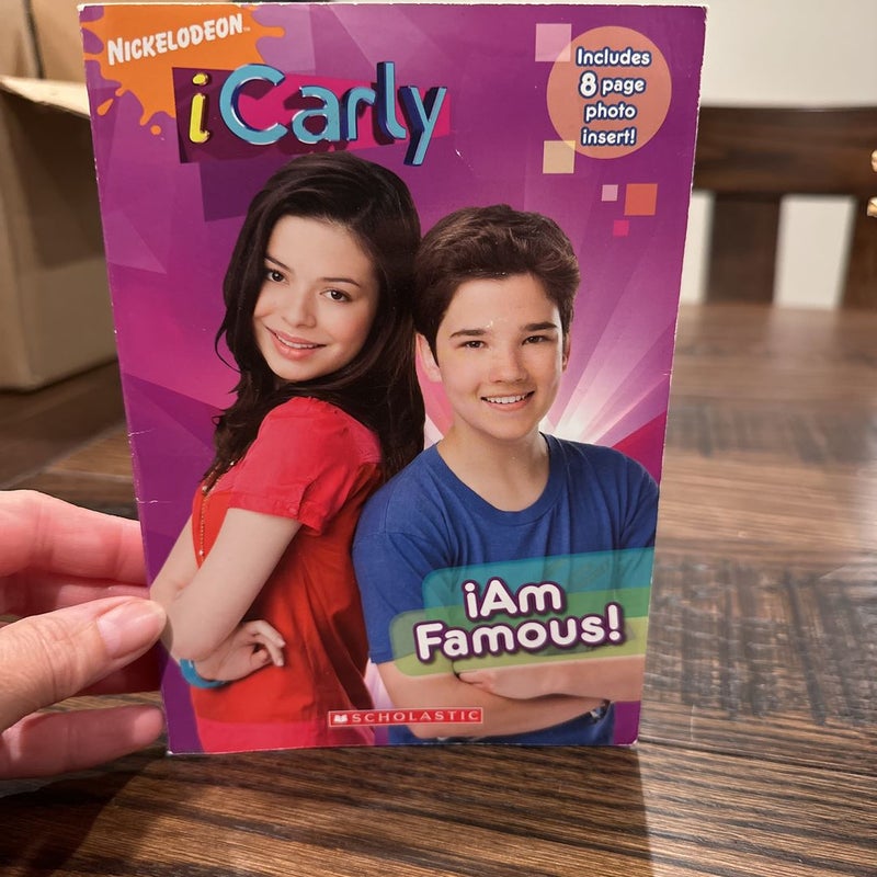 I Am Famous! by Laurie McElroy, Paperback | Pangobooks