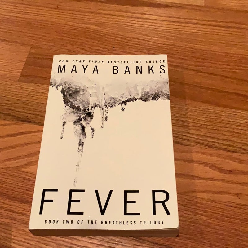 Fever by Maya Banks, Paperback | Pangobooks