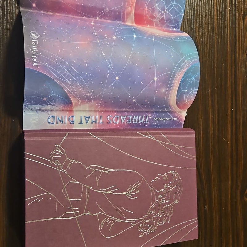Threads that Bind (Fairyloot) by Kika Hatzopoulou, Hardcover | Pangobooks