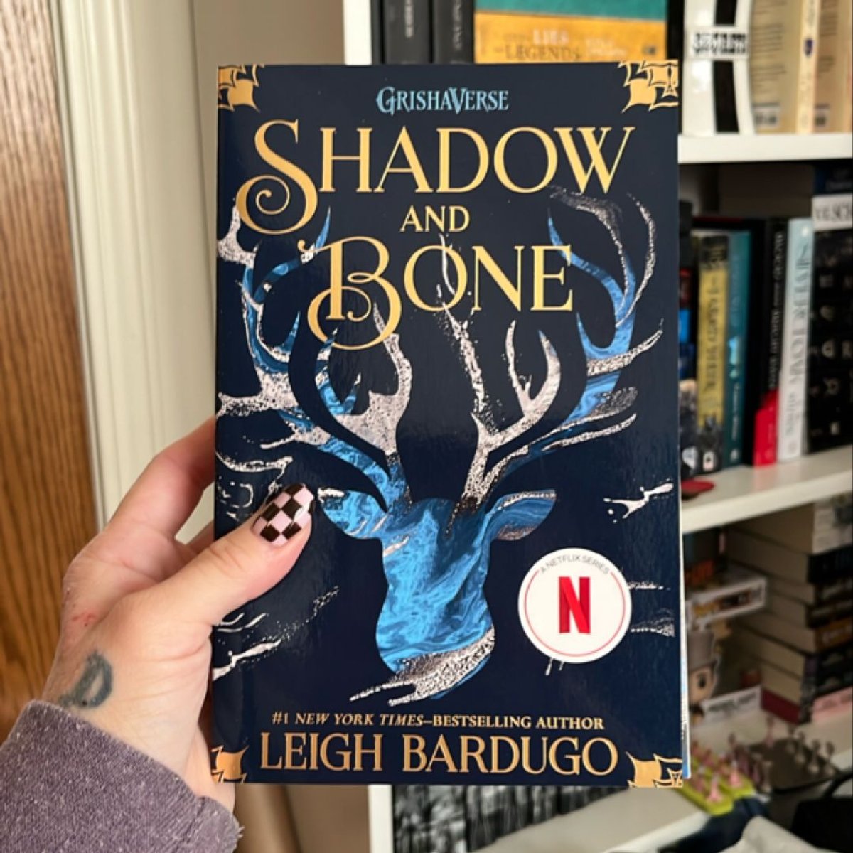 Shadow and Bone by Leigh Bardugo, LitJoy Crate, Paperback | Pangobooks