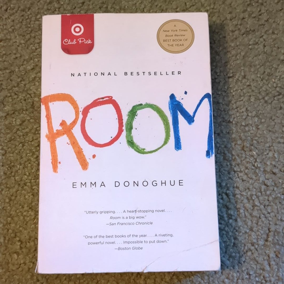 Room by Emma Donoghue, Paperback | Pangobooks