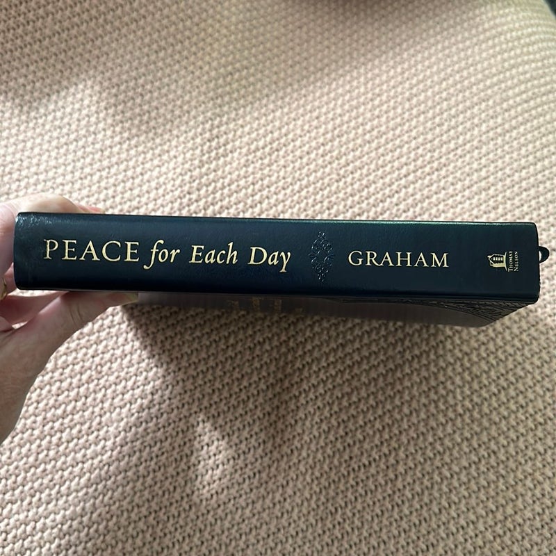 Peace for Each Day by Billy Graham, Paperback | Pangobooks