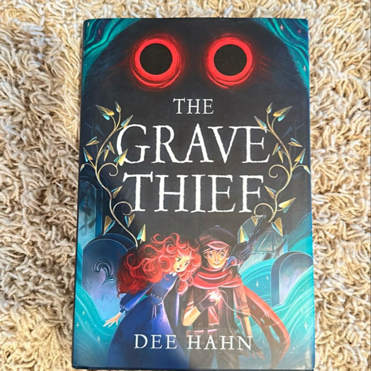 The Grave Thief by Dee Hahn