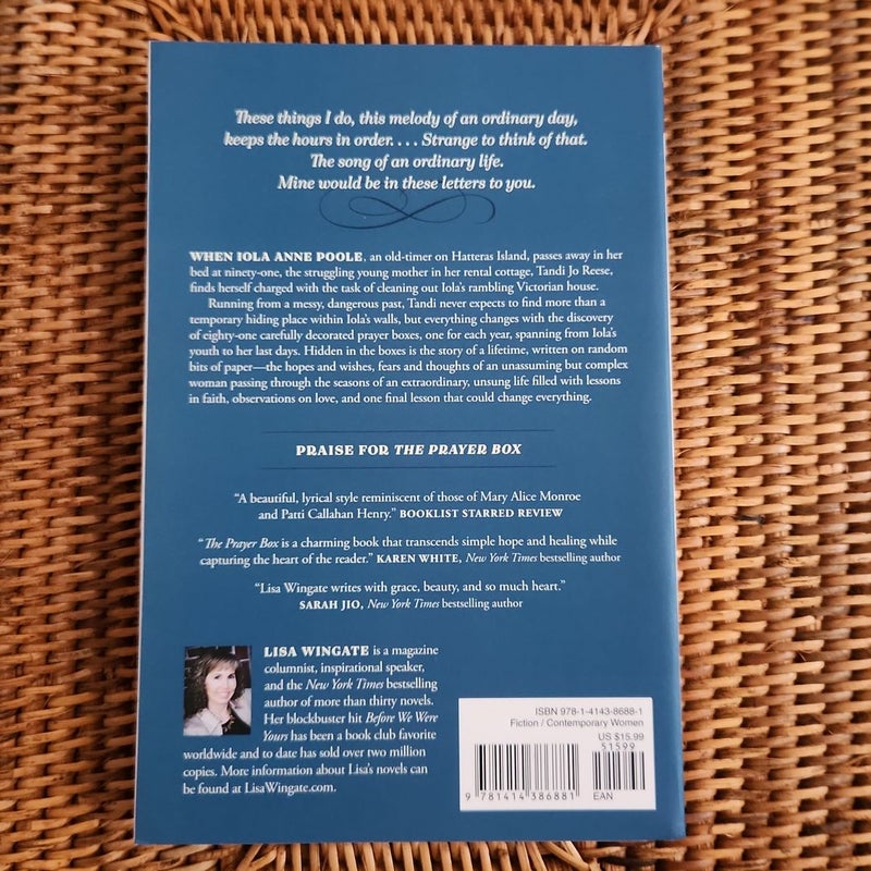 The Prayer Box by Lisa Wingate, Paperback | Pangobooks