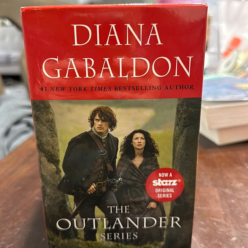 Outlander 4-Copy Boxed Set by Diana Gabaldon, Paperback | Pangobooks