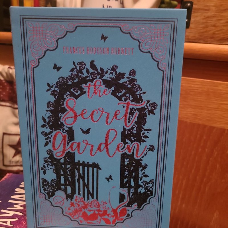 The Secret Garden by Frances Hodgson Burnett, Paperback | Pangobooks