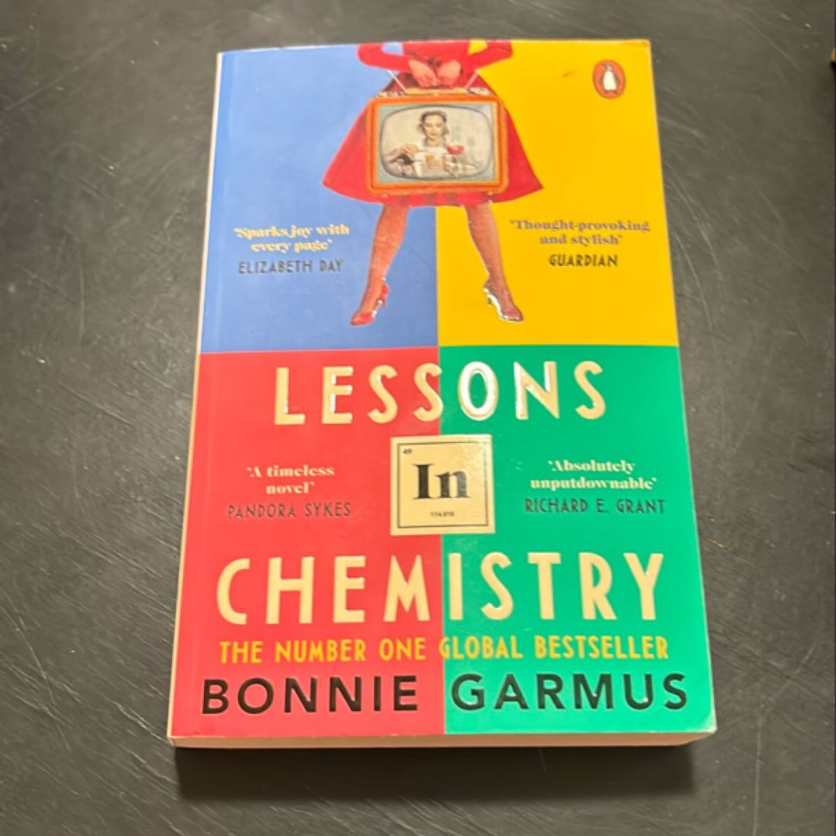 Lessons in Chemistry by Bonnie Garmus, Paperback | Pangobooks