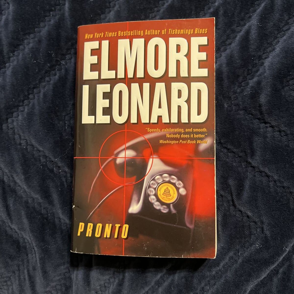 Pronto by Elmore Leonard , Paperback | Pangobooks