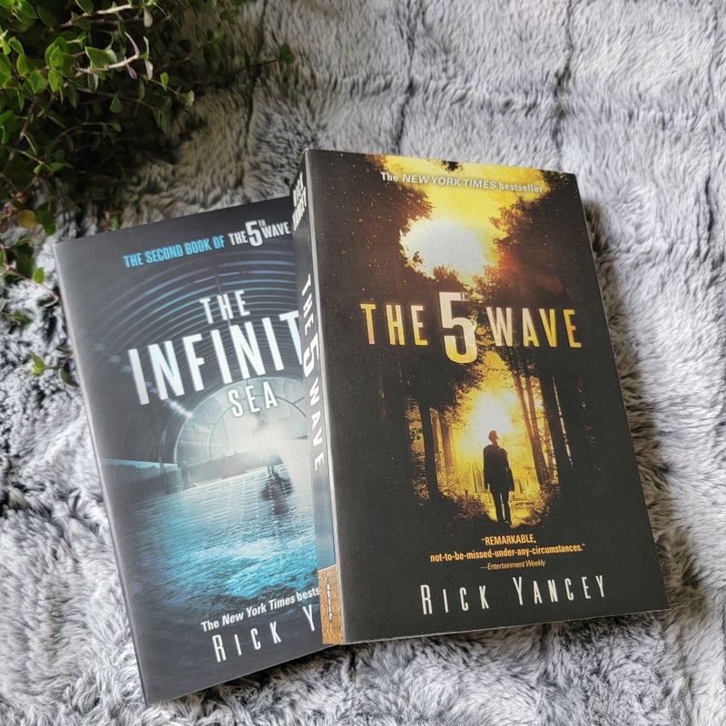 The 5th Wave by Rick Yancey