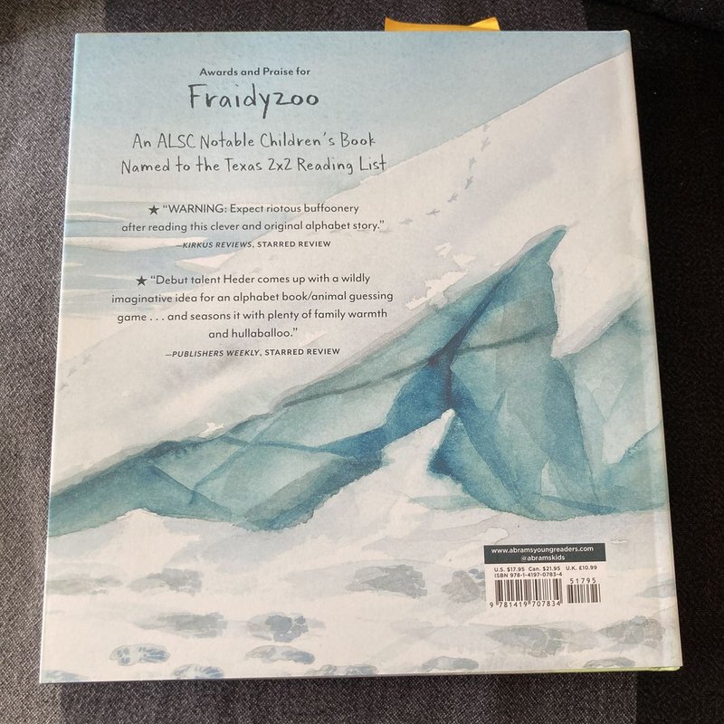 The Bear Report by Thyra Heder, Hardcover | Pangobooks