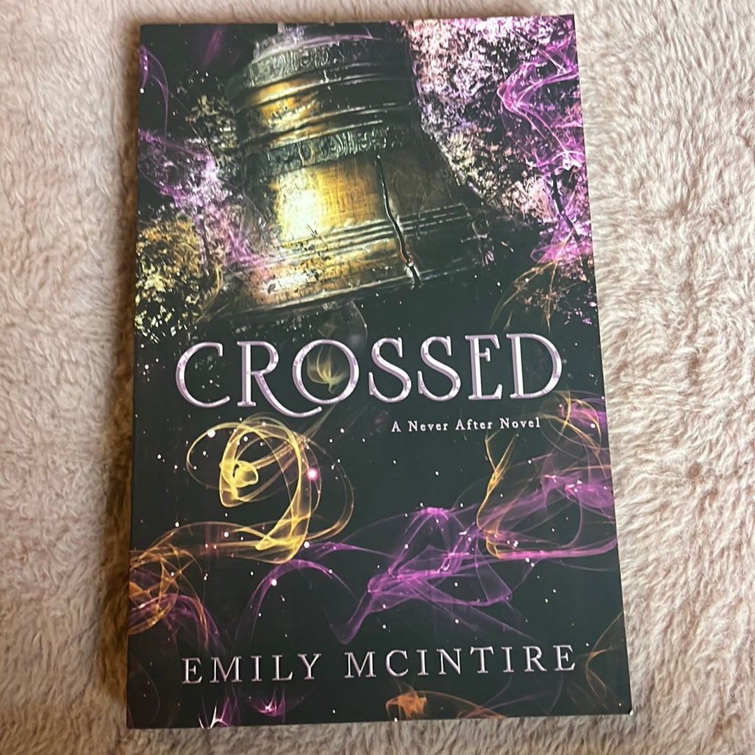 Crossed by Emily McIntire, Paperback | Pangobooks