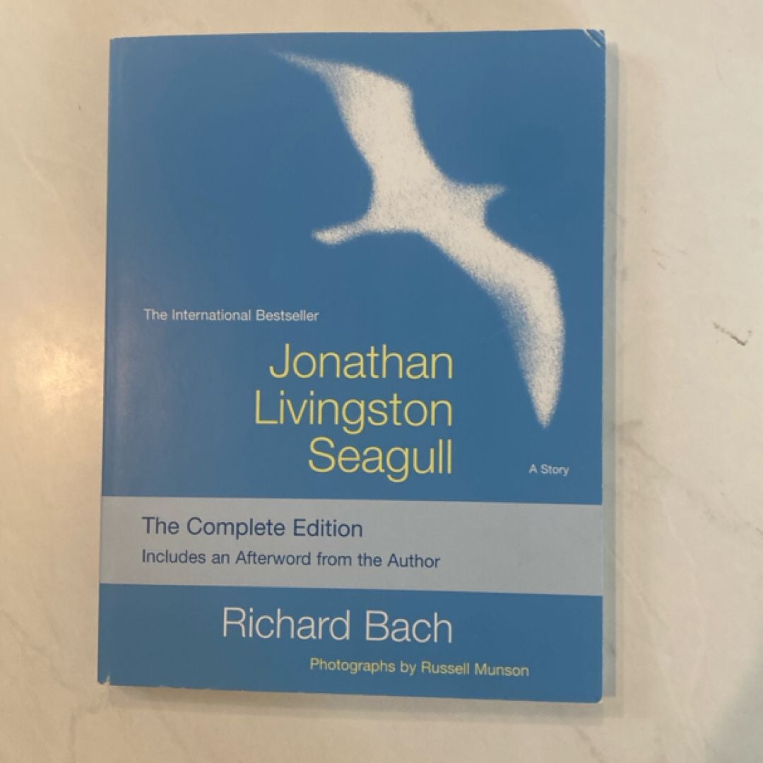 Jonathan Livingston Seagull by Richard Bach; Russell Munson, Paperback ...