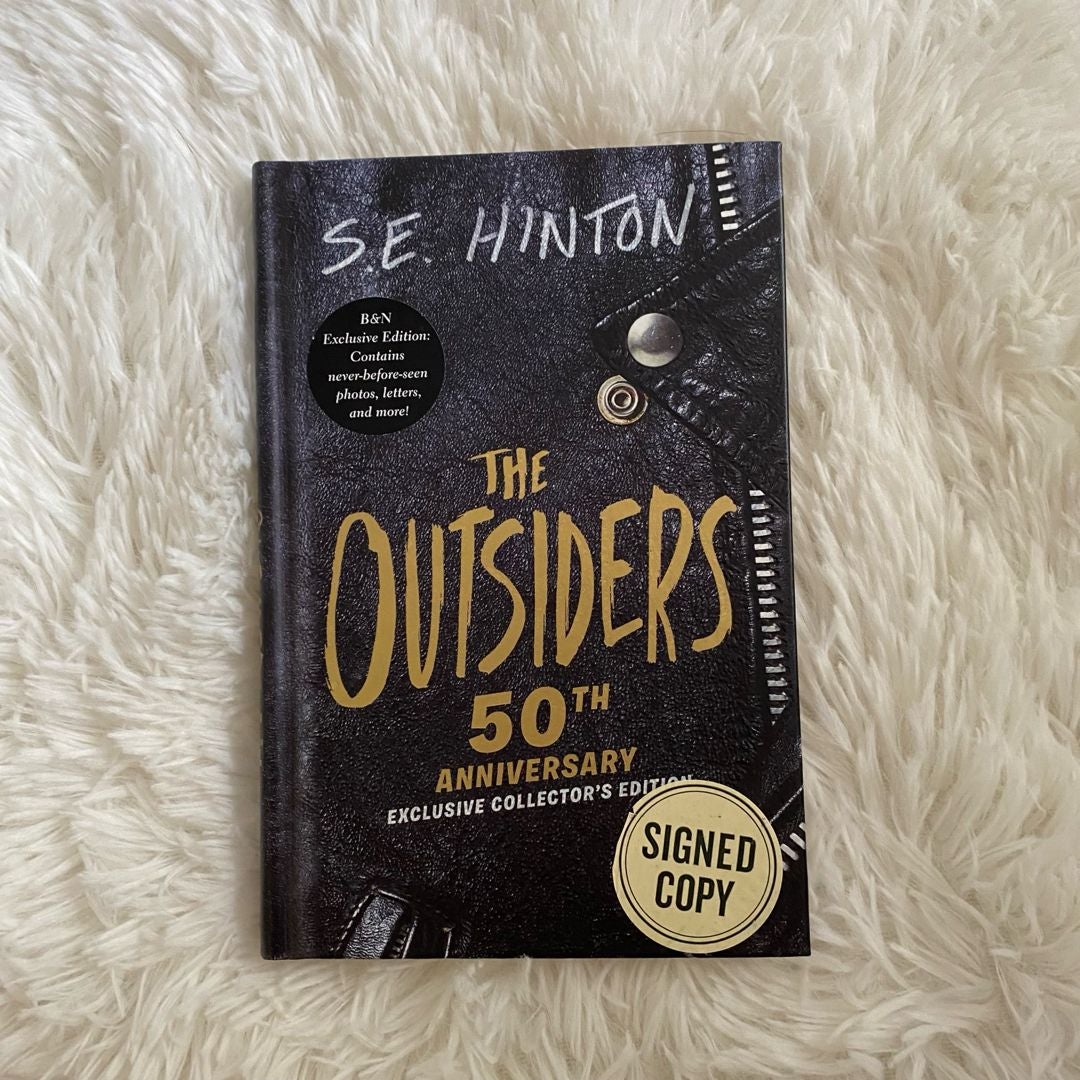 The Outsiders by S.E. Hinton, Hardcover | Pangobooks