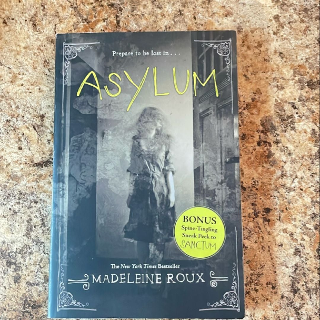 Asylum by Madeleine Roux, Paperback | Pangobooks