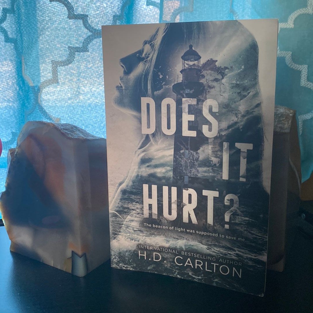 Does It Hurt? by H. D. Carlton, Paperback | Pangobooks