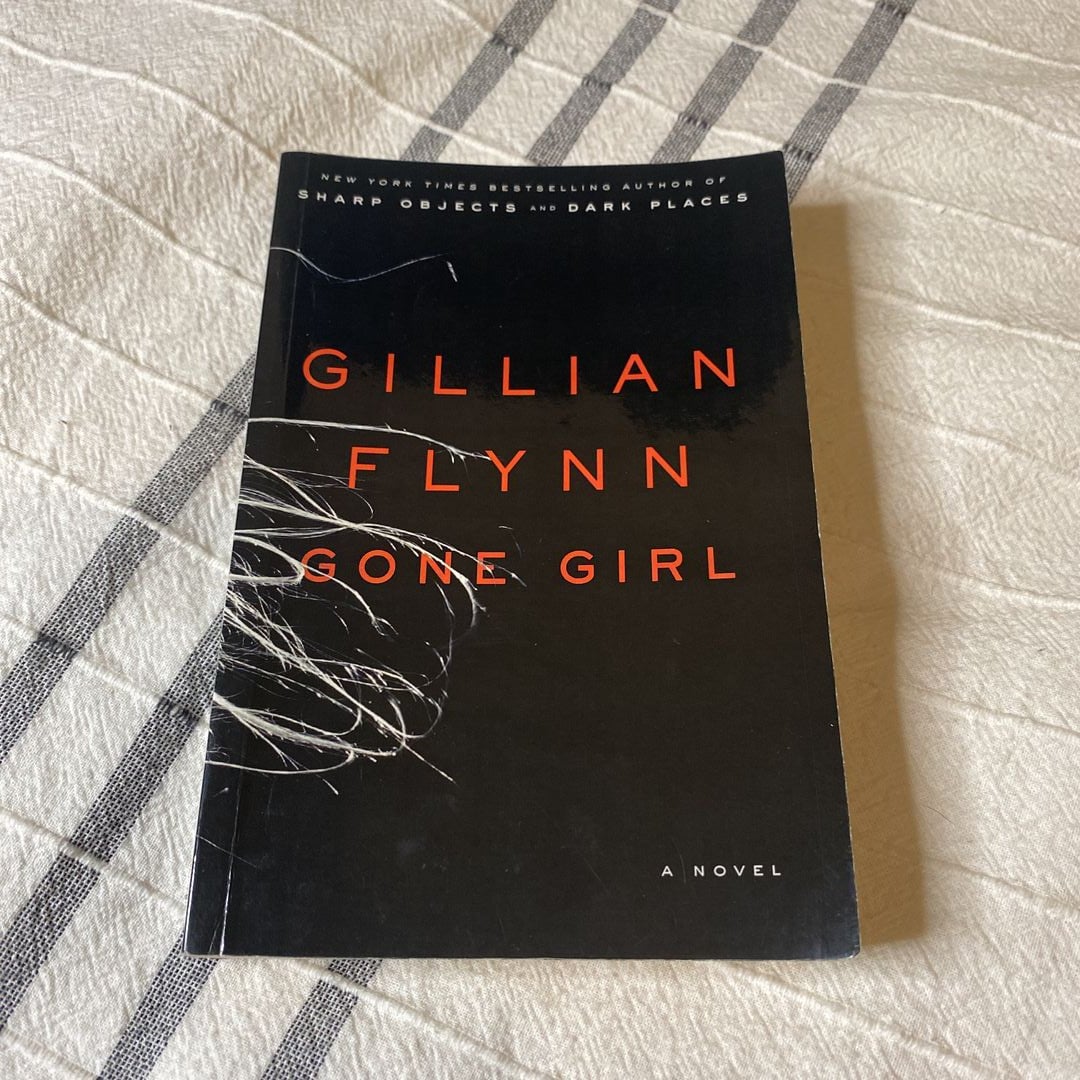 Gone Girl by Gillian Flynn, Paperback | Pangobooks