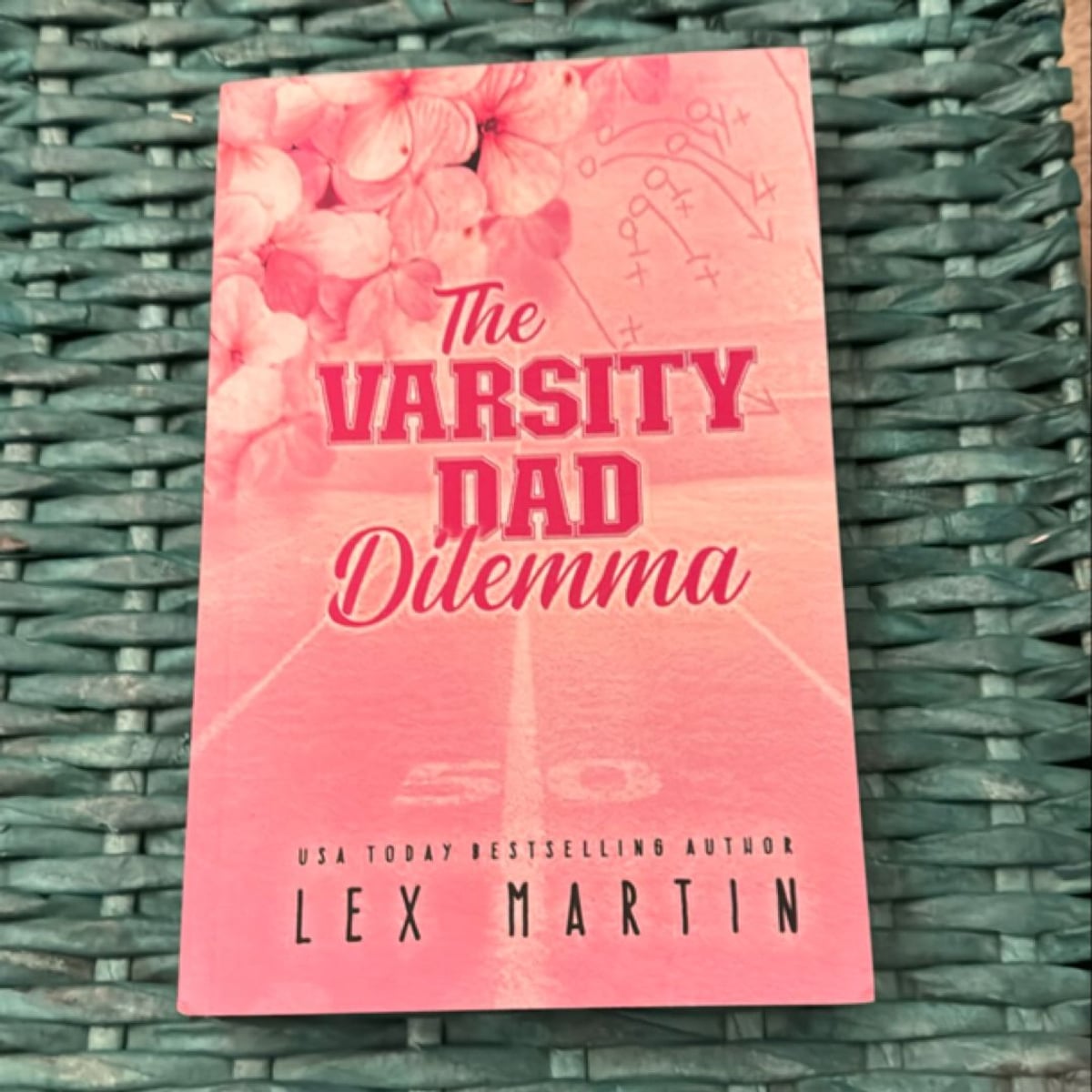 The Varsity Dad Dilemma by Lex Martin , Paperback | Pangobooks