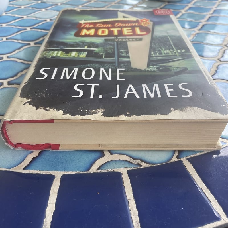 The Sun down Motel by Simone St. James, Hardcover | Pangobooks