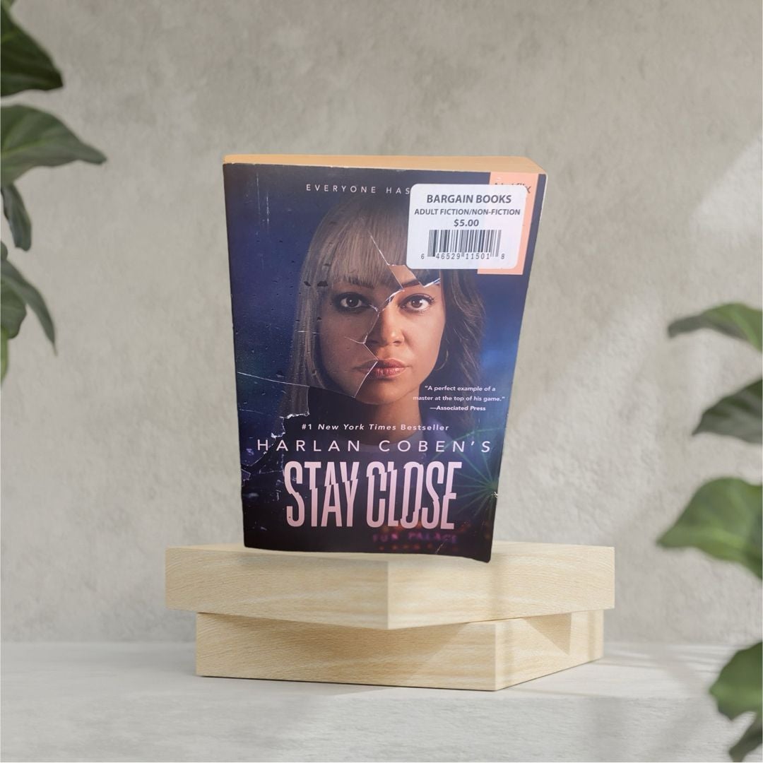 Stay Close Book by Harlan Coben, Paperback | Pangobooks