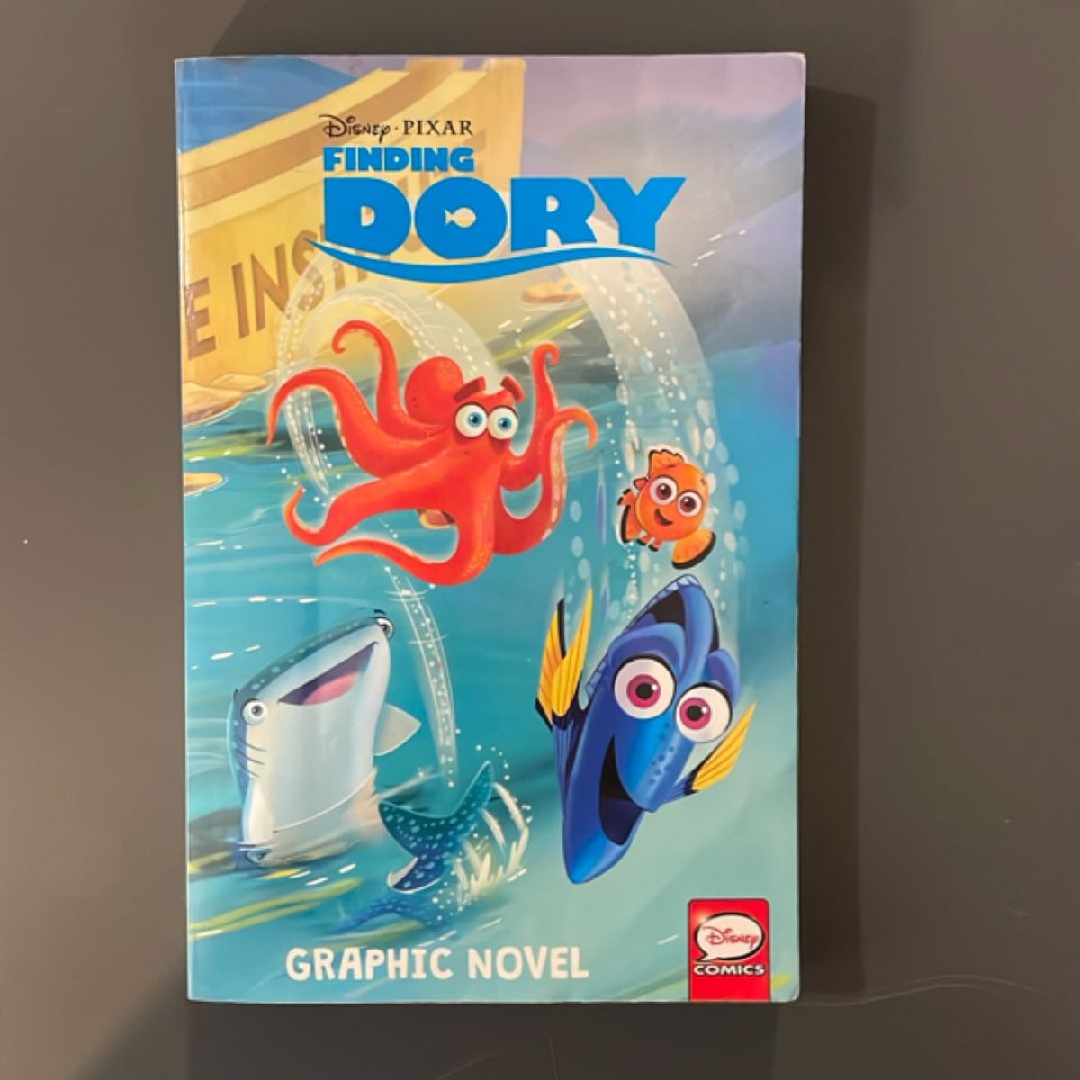 Disney/Pixar Finding Dory Graphic Novel by Disney/Pixar