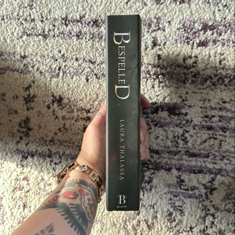 Bespelled by Laura Thalassa, Paperback | Pangobooks