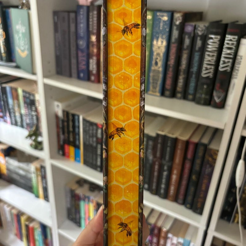 The Honey Witch FAIRYLOOT sprayed edges by Sydney J Shields , Hardcover | Pangobooks