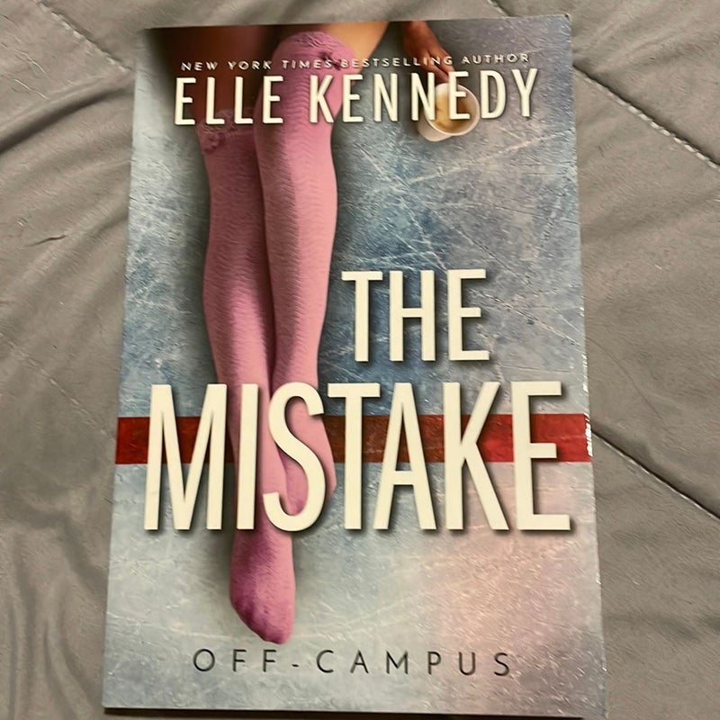 The Mistake by Elle Kennedy, Paperback | Pangobooks