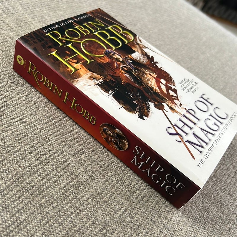 Ship of Magic by Robin Hobb, Paperback | Pangobooks
