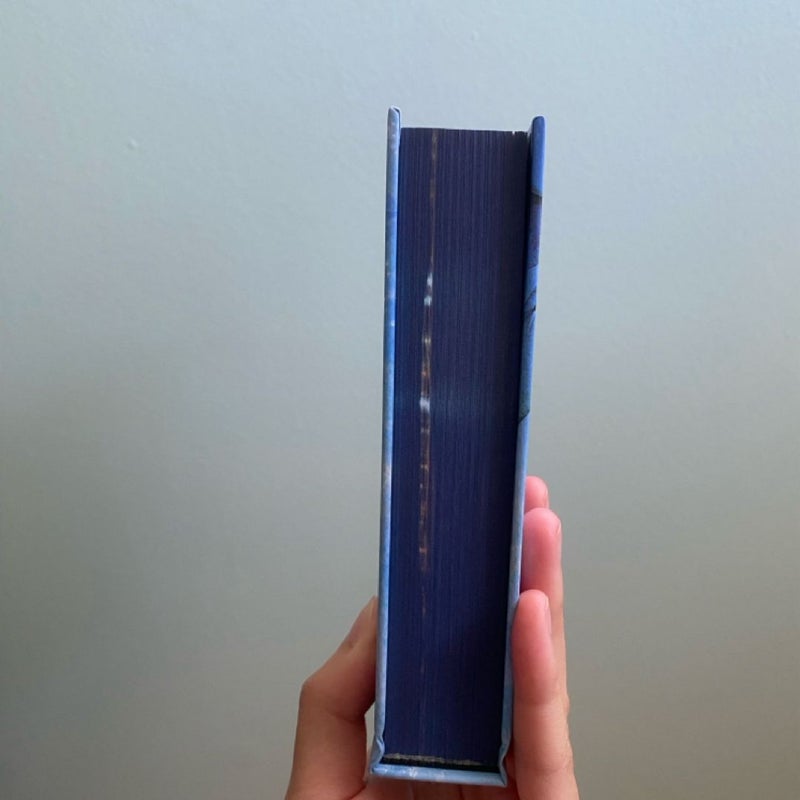 Mile High (cover to cover edition) by Liz Tomforde, Hardcover | Pangobooks