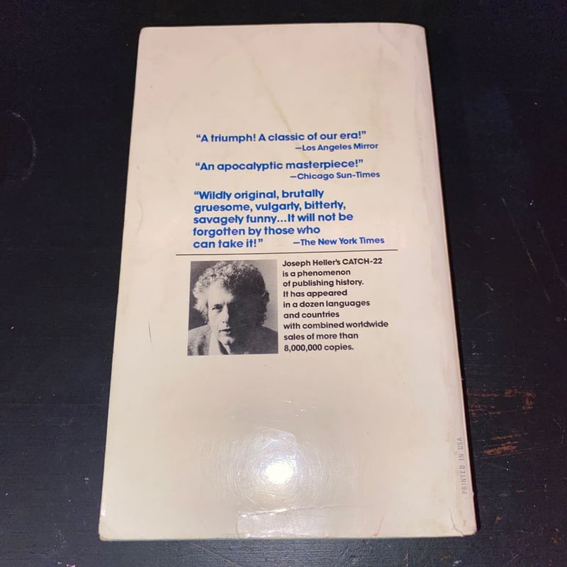 Catch-22 by Joseph Heller, Paperback | Pangobooks