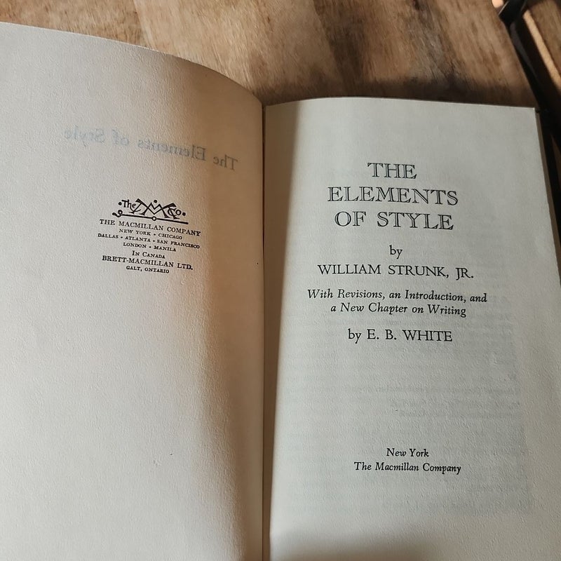 The Elements of Style by Strunk & White, Hardcover | Pangobooks
