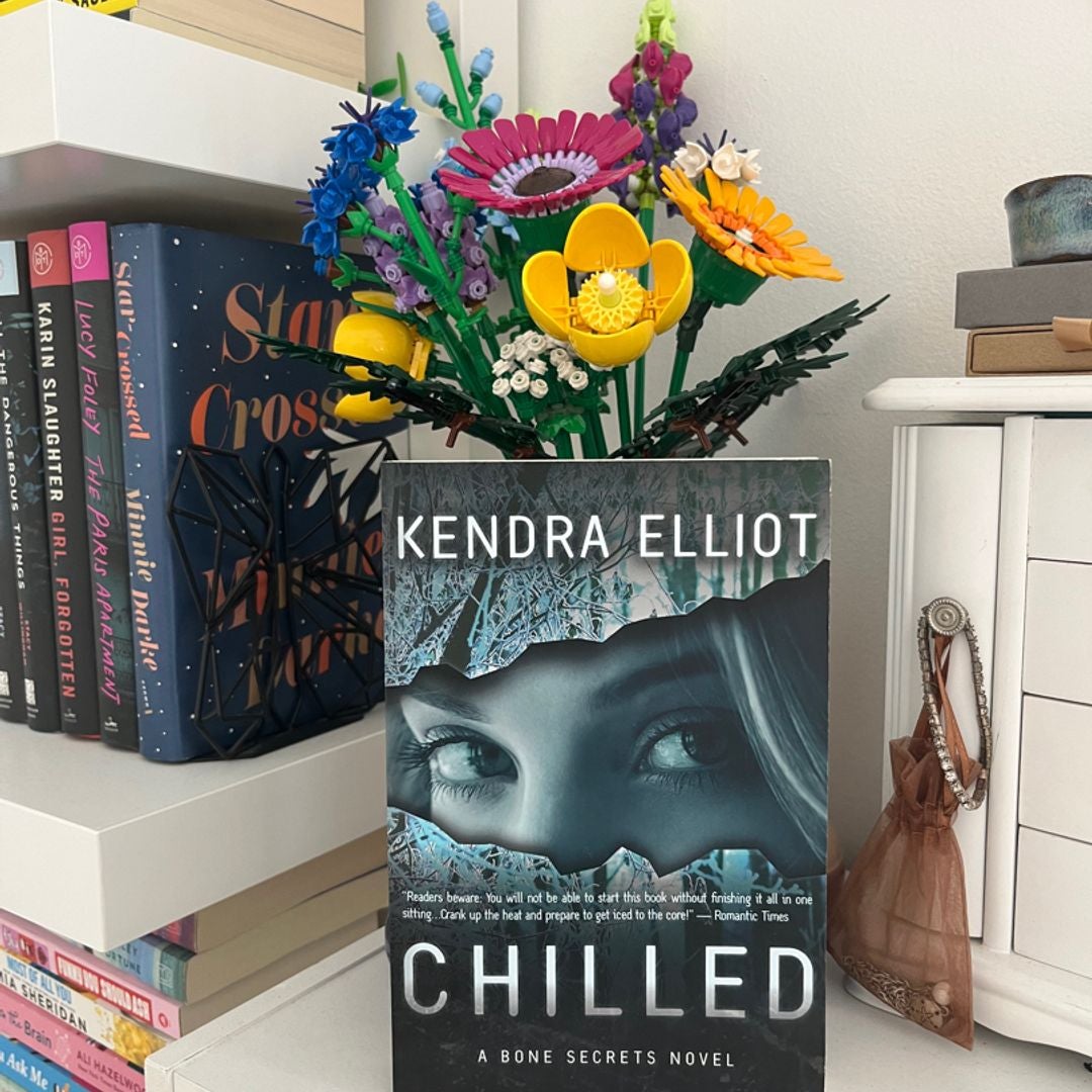 Chilled by Kendra Elliot