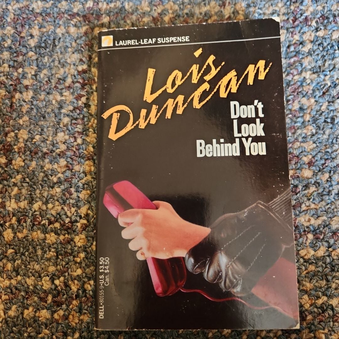Don't Look Behind You by Lois Duncan, Paperback | Pangobooks