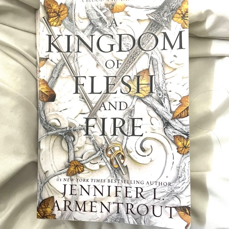 A Kingdom of Flesh and Fire by Jennifer L. Armentrout, Paperback | Pangobooks