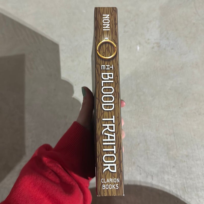 The Blood Traitor by Lynette Noni, Paperback | Pangobooks