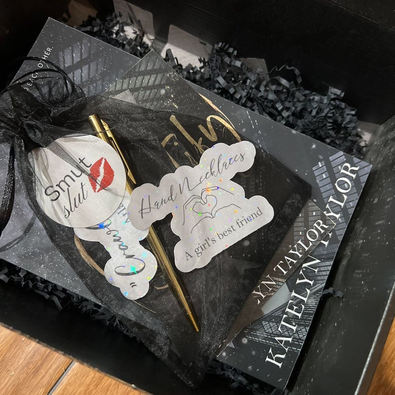 Gratify Author Book Box by Katelyn Taylor, Paperback | Pangobooks