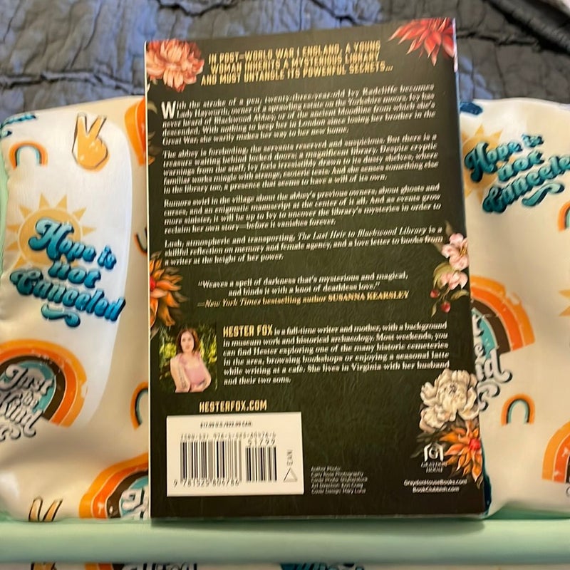 The Last Heir to Blackwood Library by Hester Fox, Paperback | Pangobooks