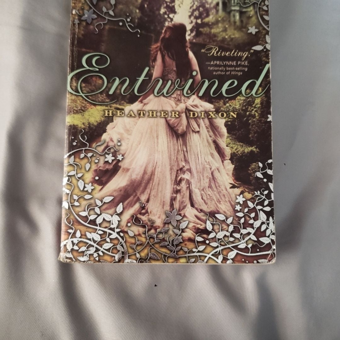 Entwined by Heather Dixon, Paperback | Pangobooks
