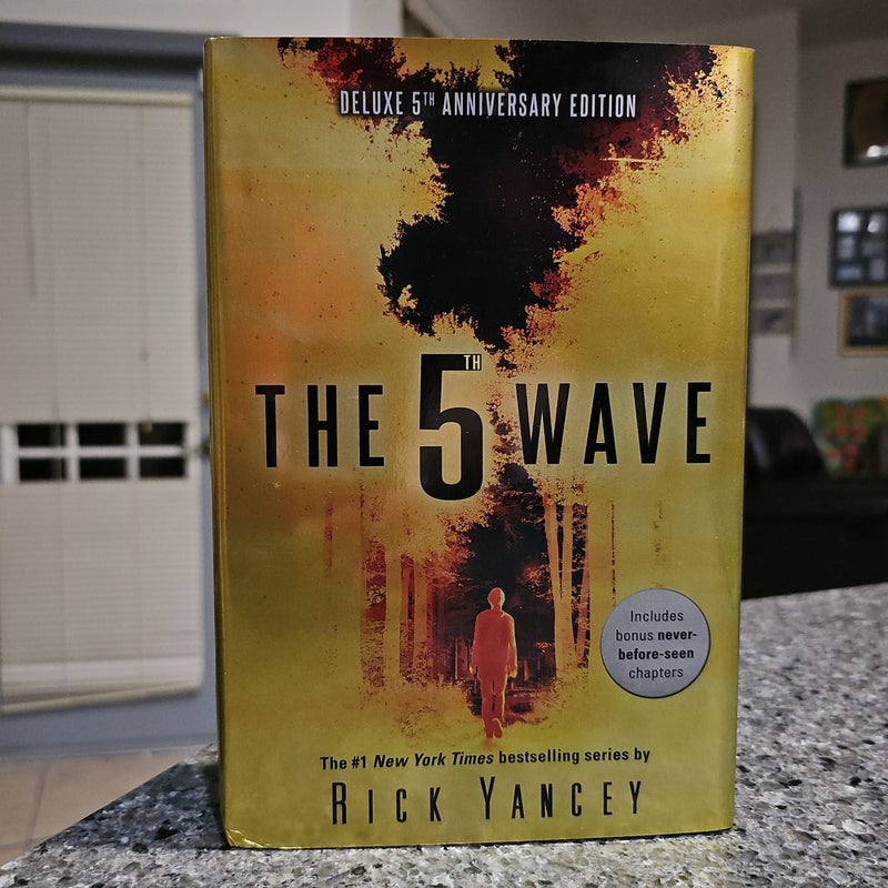 The 5th Wave by Rick Yancey, Hardcover | Pangobooks