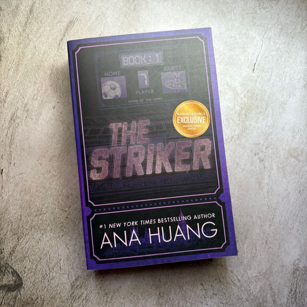 The Striker *B&N Exclusive by Ana Huang, Paperback | Pangobooks