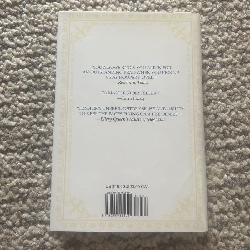 Golden Threads by Kay Hooper, Hardcover | Pangobooks