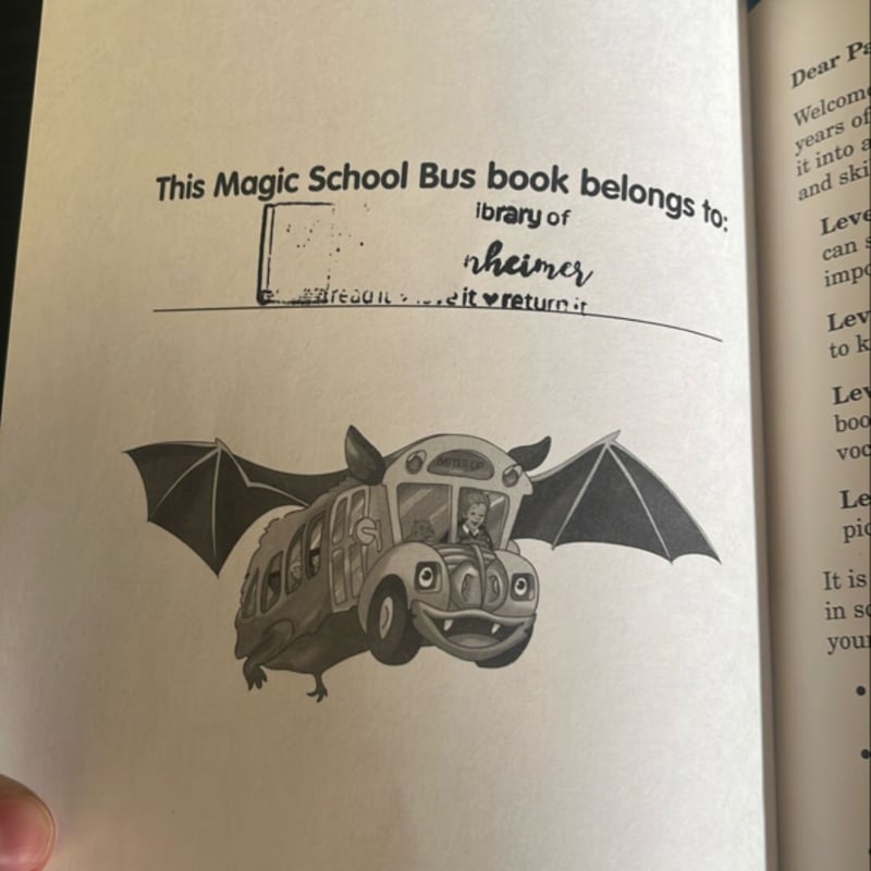 The Magic School Bus in the Bat Cave by Jeanette Lane