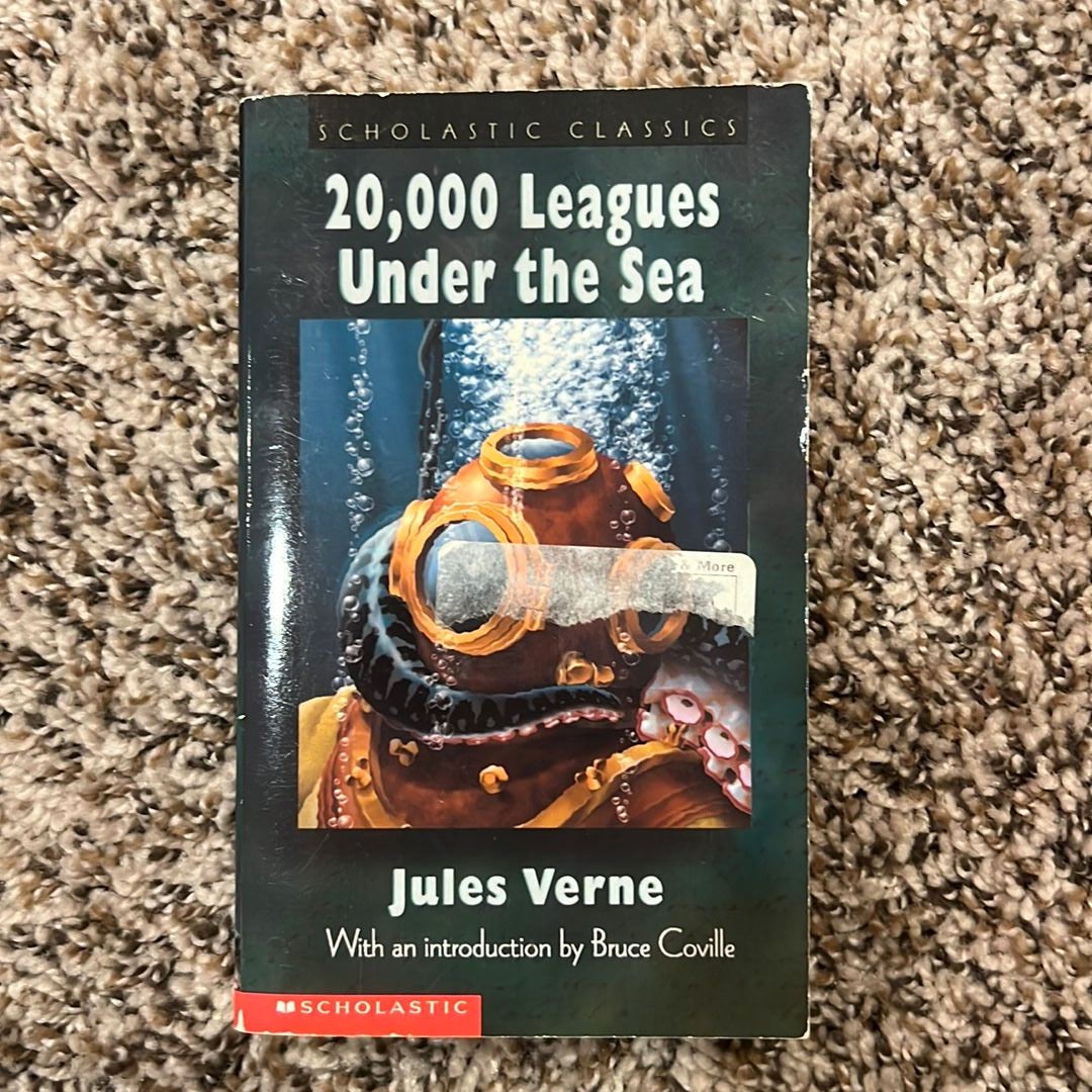 20,000 Leagues Under the Sea by Jules Verne, Paperback | Pangobooks