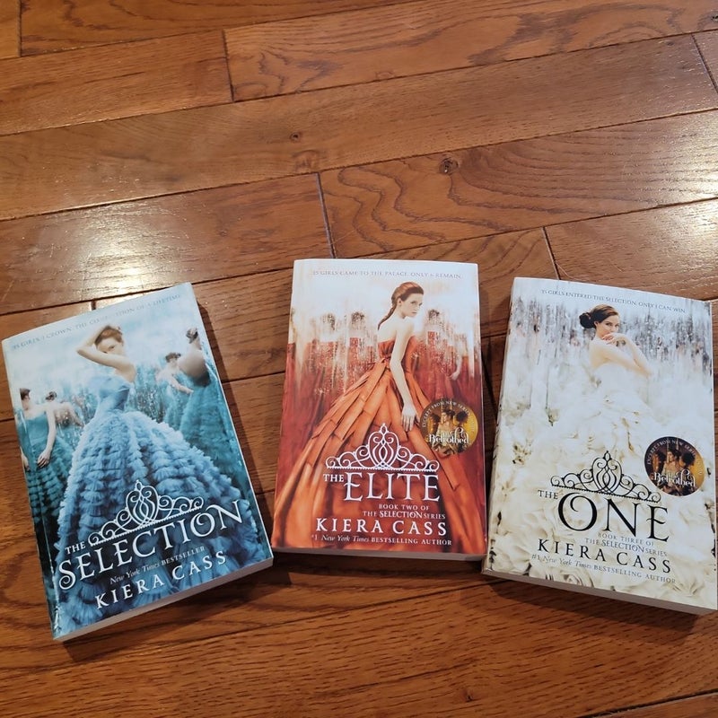 BUNDLE: The Selection by Kiera Cass, Paperback | Pangobooks