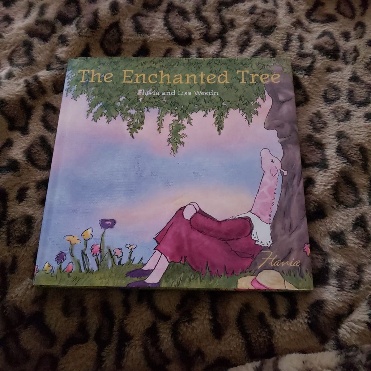 The Enchanted Tree by Flavia M. Weedn, Lisa Weedn