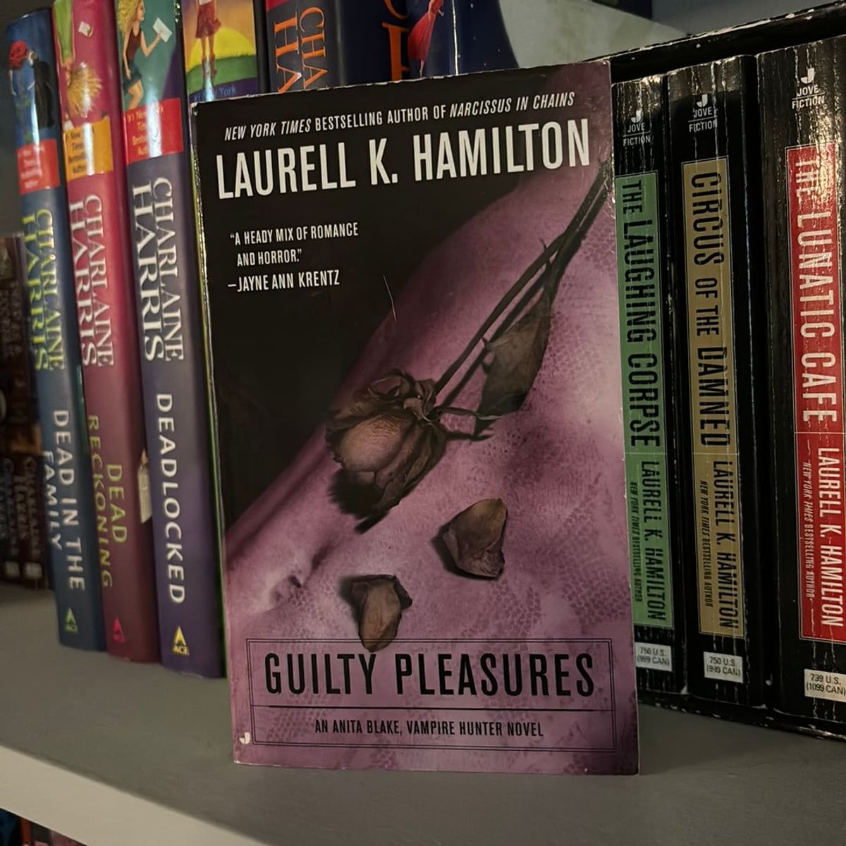 Guilty Pleasures by Laurell k Hamilton , Paperback | Pangobooks