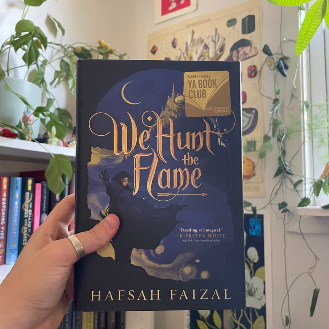 We Hunt the Flame by Hafsah Faizal, Hardcover | Pangobooks